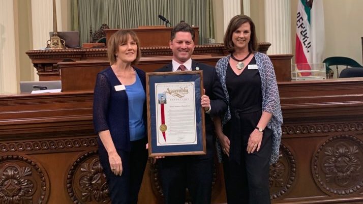Cunningham names dental center nonprofit of the year on assembly floor
